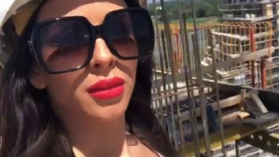 PREBOLELA DARKA, UPOZNALA NOVU SVEKRVU I SVEKRA Ana Sević na večeri sa roditeljima novog dečka ...