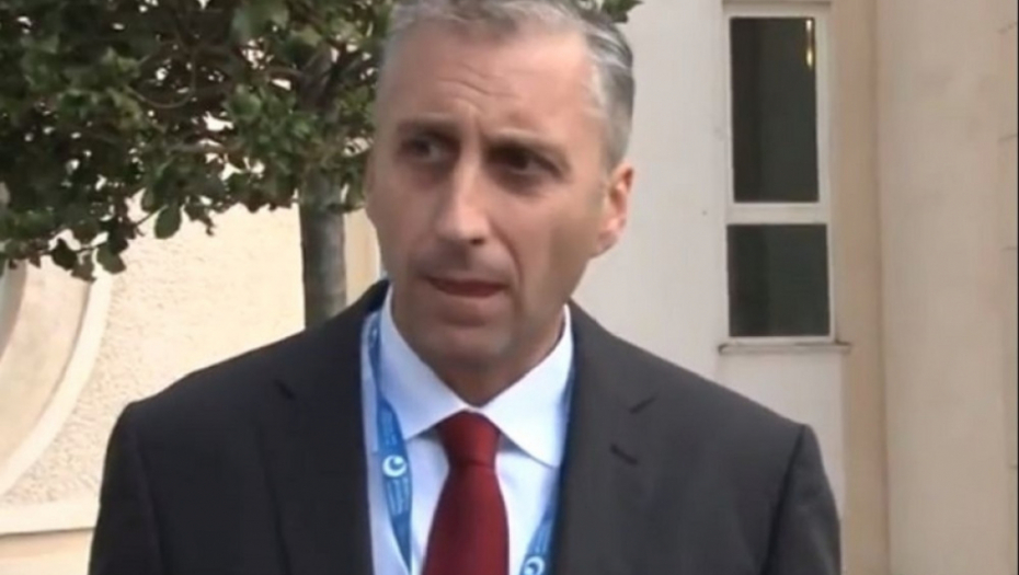OGLASIO SE OTAC CRNOGORSKOG OFICIRA KOJI JE U KNINU SLAVIO OGLASIO SE OTAC CRNOGORSKOG OFICIRA KOJI JE U KNINU SLAVIO