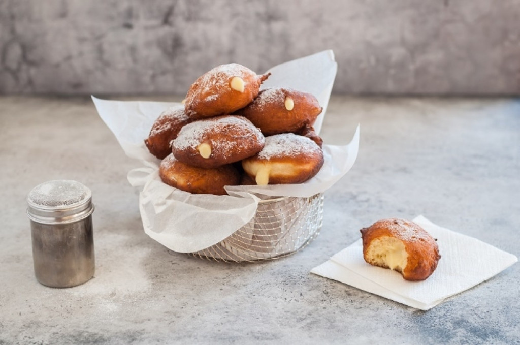 Krofne sa kremom koje vraćaju u detinjstvo: Recept naših baka za slatku čaroliju - Alo.rs