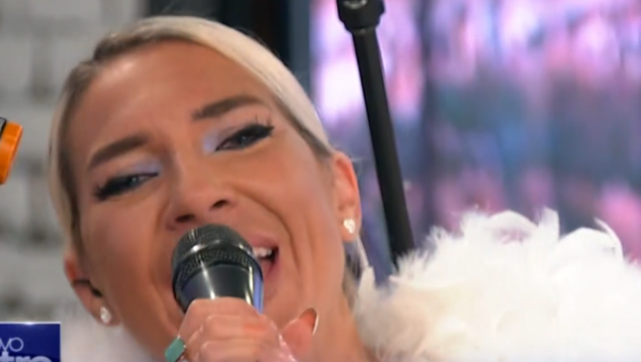 Jovana Jeremić zapevala u jutarnjem programu i napravila haos - Alo.rs