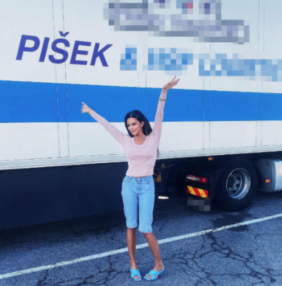 Nikolina Pišek se oglasila nakon što je modna dizajnerka objavila poruke koje joj je slao ...