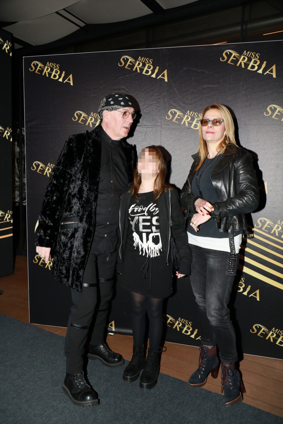 Krije se od svih, mlađa je od njega 22 godine, a evo kako su se upoznali! (FOTO) - Alo.rs