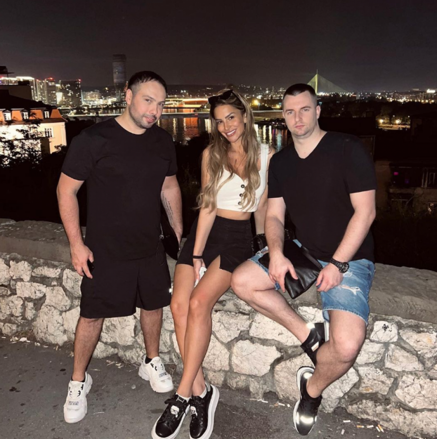 Aleksandra Nikolić uhvaćena sa misterioznim muškarcima u Beogradu! - Alo.rs