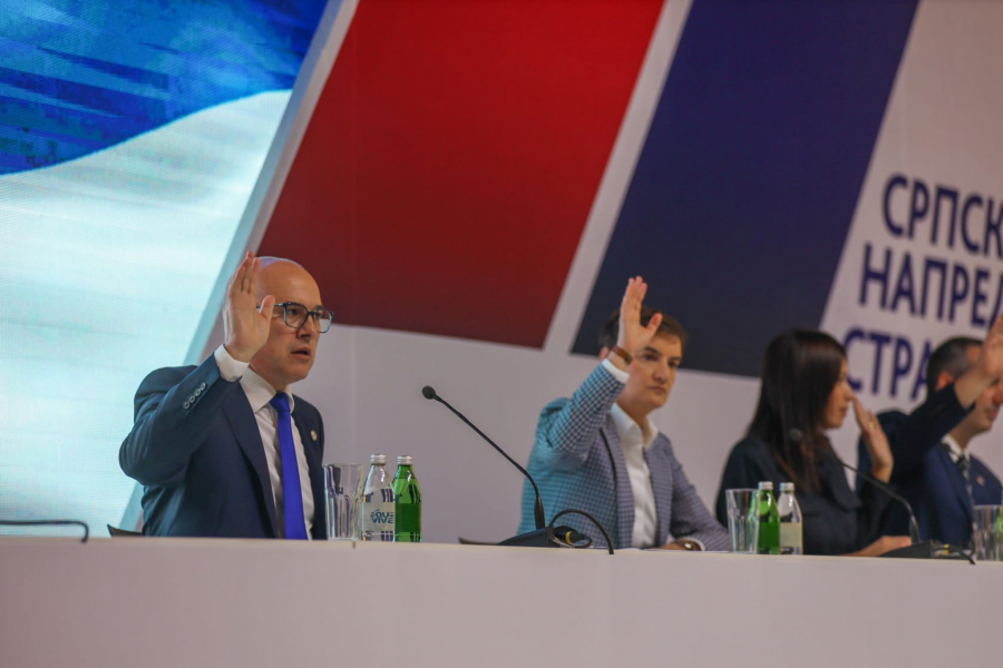 Održana sednica Glavnog odbora SNS - Alo.rs