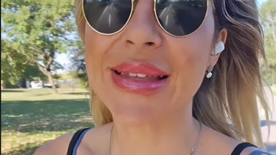 Jovana Jeremić vozi rolere Beogradom - Alo.rs