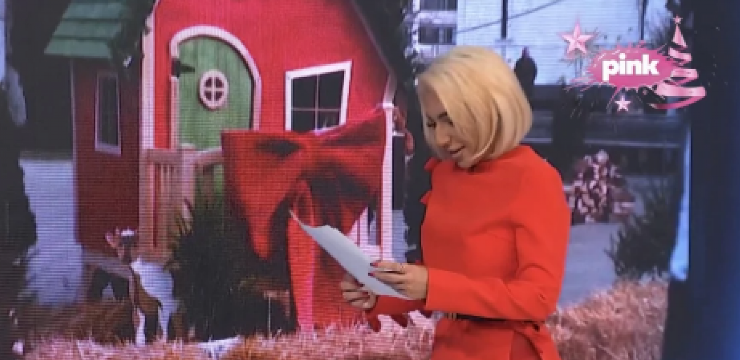 Jovana Jeremić pokazala previše u Jutarnjem programu - Alo.rs