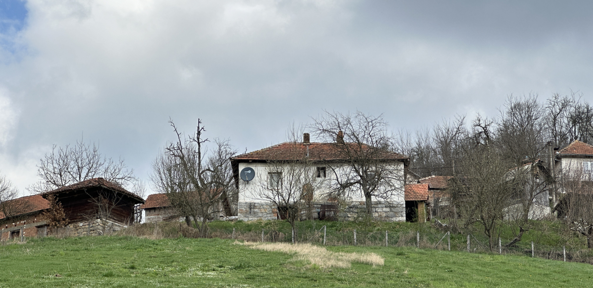 OVO JE KUĆA U KOJOJ JE SANELA UBILA MUŽA Presudila mu nožem zbog rakije (FOTO) - Alo.rs