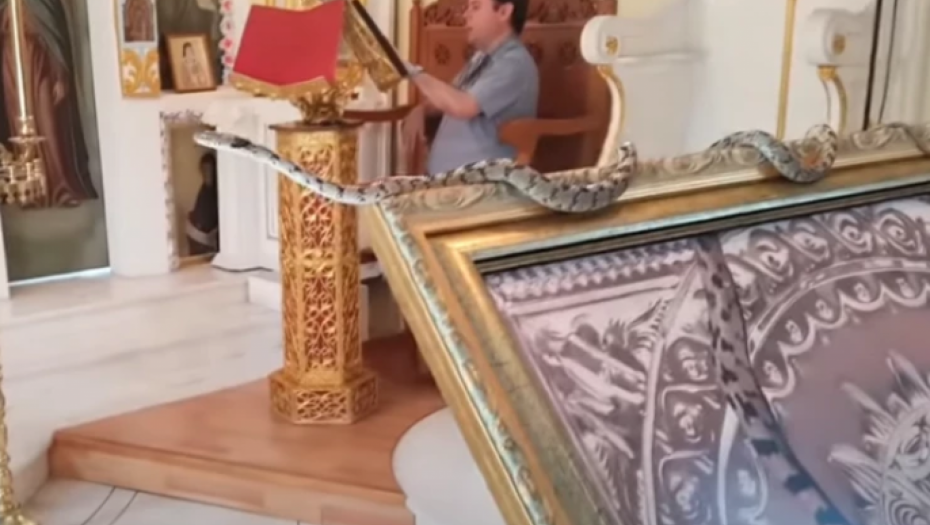 Sablasna scena u Grčkoj crkvi na Gospojinu! Zmije gmizale po ikonama, vernici ih celivali i ...
