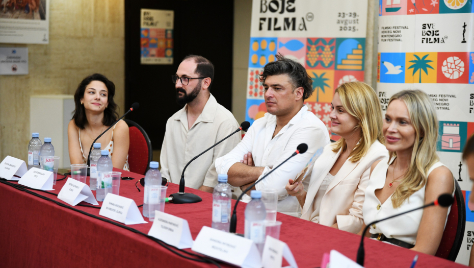TELEKOM SRBIJA PREDSTAVIO NOVI PROJEKAT „LJULJAJ ME NEŽNO“ NA FILMSKOM FESTIVALU HERCEG NOVI ...