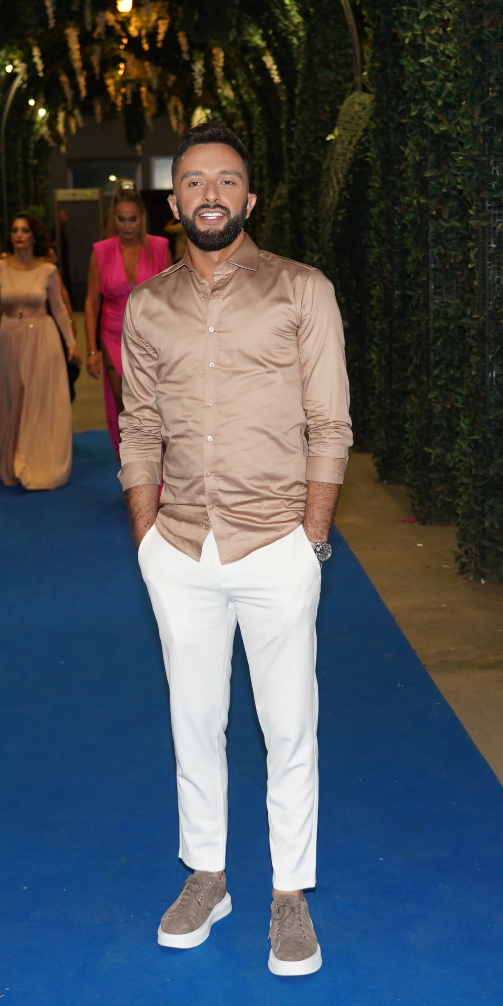 Filip Mitrović modna policija opleo nikad jače - Alo.rs