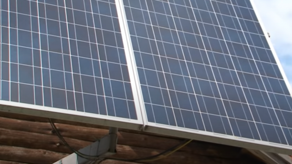 SPAS U VREME ENERGETSKE KRIZE Male solarne elektrane niču na krovovima ...