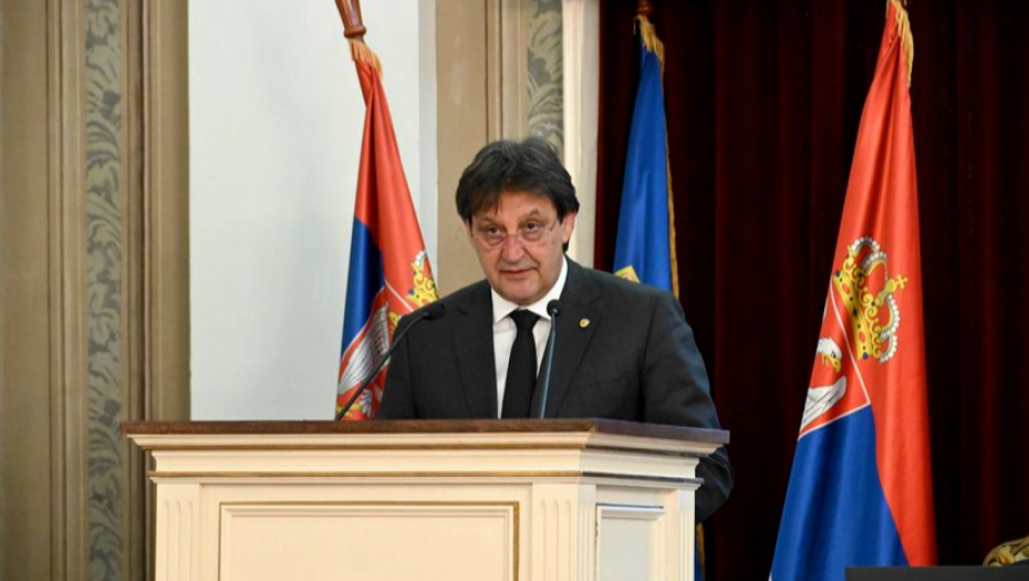 MINISTAR POLICIJE SA TAKSISTOM KOJEG JE OTEO UROŠ BLAŽIĆ Gašić mu se ...